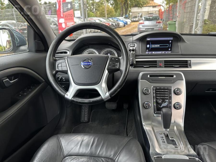 Blue Volvo V70 2012 in Riga, with an engine capacity of 2.00 L and mileage of 354 thousand km for 4990 €, photo 23 on AUTOMOTO.COM.LV