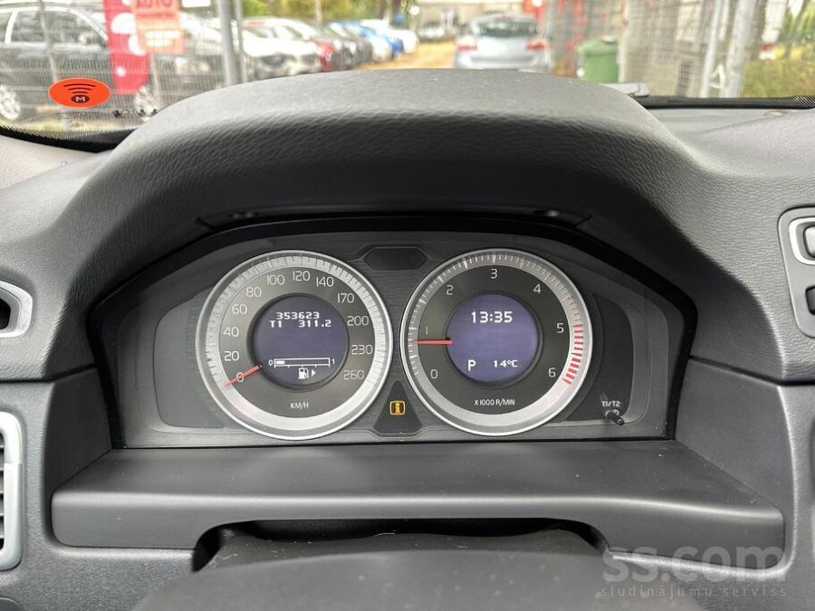 Blue Volvo V70 2012 in Riga, with an engine capacity of 2.00 L and mileage of 354 thousand km for 4990 €, photo 25 on AUTOMOTO.COM.LV
