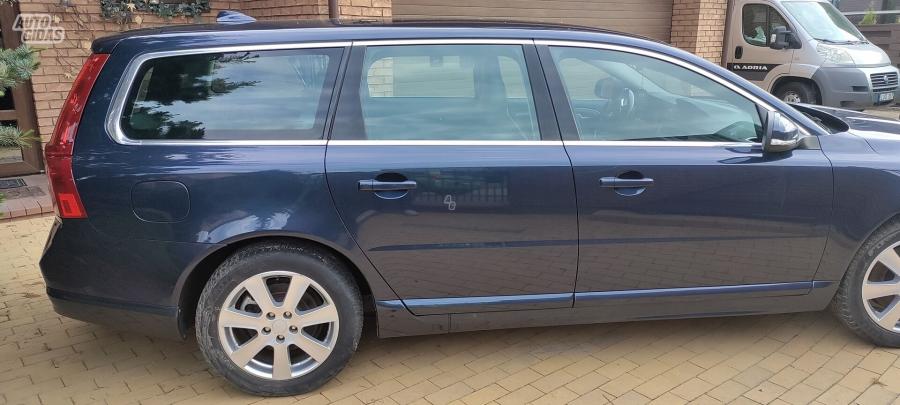 Zils Volvo V70 2012 Kauņa, ar dzinēja tilpumu 2.00 L un nobraukumu 287 tūkst. km par 4700 €, foto 4 vietnē AUTOMOTO.COM.LV