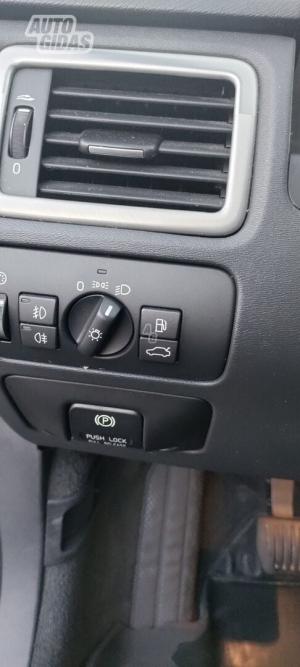 Zils Volvo V70 2012 Kauņa, ar dzinēja tilpumu 2.00 L un nobraukumu 287 tūkst. km par 4700 €, foto 23 vietnē AUTOMOTO.COM.LV