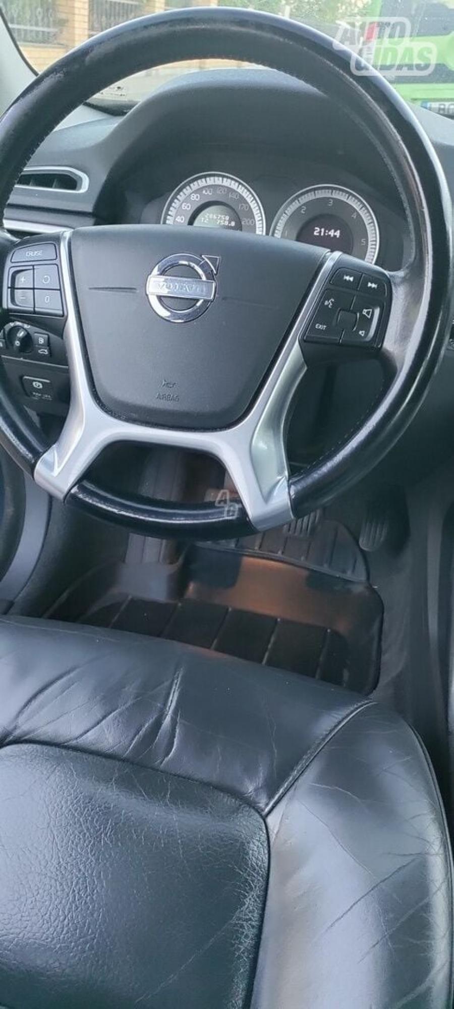 Zils Volvo V70 2012 Kauņa, ar dzinēja tilpumu 2.00 L un nobraukumu 287 tūkst. km par 4700 €, foto 25 vietnē AUTOMOTO.COM.LV