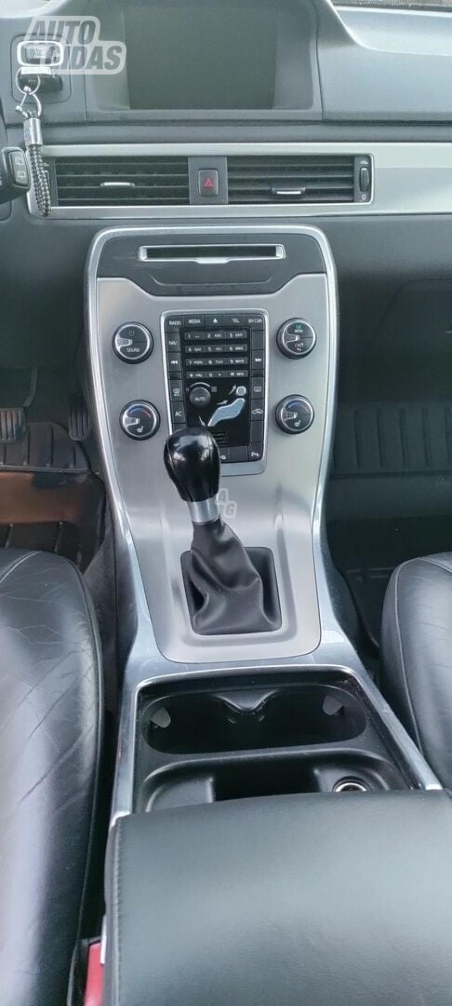 Zils Volvo V70 2012 Kauņa, ar dzinēja tilpumu 2.00 L un nobraukumu 287 tūkst. km par 4700 €, foto 26 vietnē AUTOMOTO.COM.LV