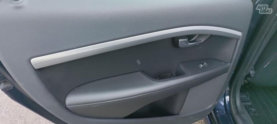 Zils Volvo V70 2012 Kauņa, ar dzinēja tilpumu 2.00 L un nobraukumu 287 tūkst. km par 4700 €, foto 27 vietnē AUTOMOTO.COM.LV