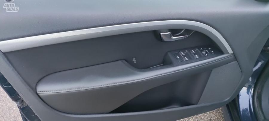 Zils Volvo V70 2012 Kauņa, ar dzinēja tilpumu 2.00 L un nobraukumu 287 tūkst. km par 4700 €, foto 30 vietnē AUTOMOTO.COM.LV