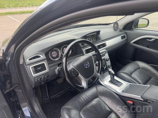 Zils Volvo V70 2012 Balvi, ar dzinēja tilpumu 2.40 L un nobraukumu 337 tūkst. km par 4550 €, foto 9 vietnē AUTOMOTO.COM.LV