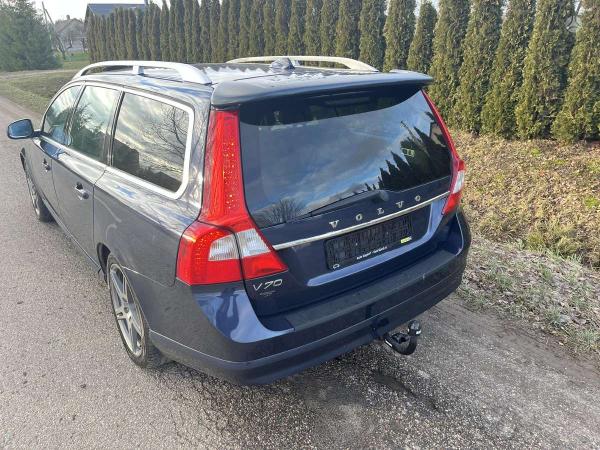 Zils Volvo V70 2013 Prienai, ar dzinēja tilpumu 1.98 L un nobraukumu 261 tūkst. km par 6500 €, foto 7 vietnē AUTOMOTO.COM.LV