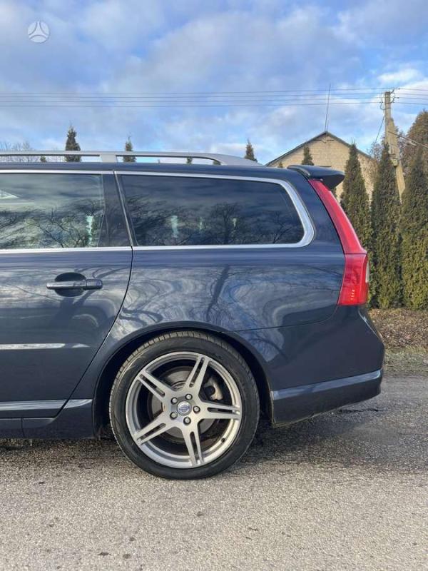 Zils Volvo V70 2013 Prienai, ar dzinēja tilpumu 1.98 L un nobraukumu 261 tūkst. km par 6500 €, foto 9 vietnē AUTOMOTO.COM.LV