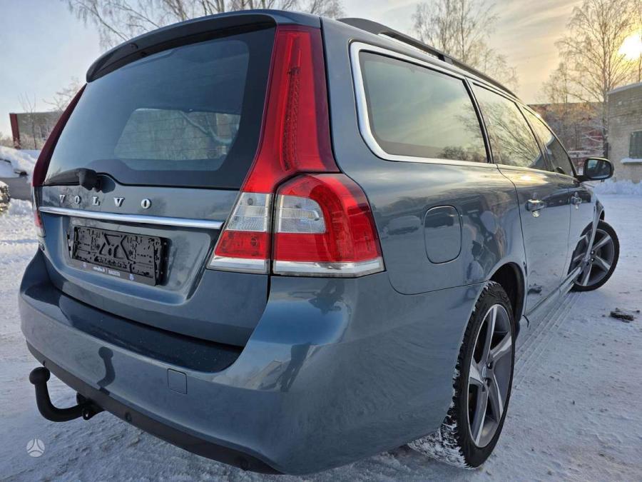 Zils Volvo V70 2013 Telšiai, ar dzinēja tilpumu 1.98 L un nobraukumu 297 tūkst. km par 5900 €, foto 15 vietnē AUTOMOTO.COM.LV