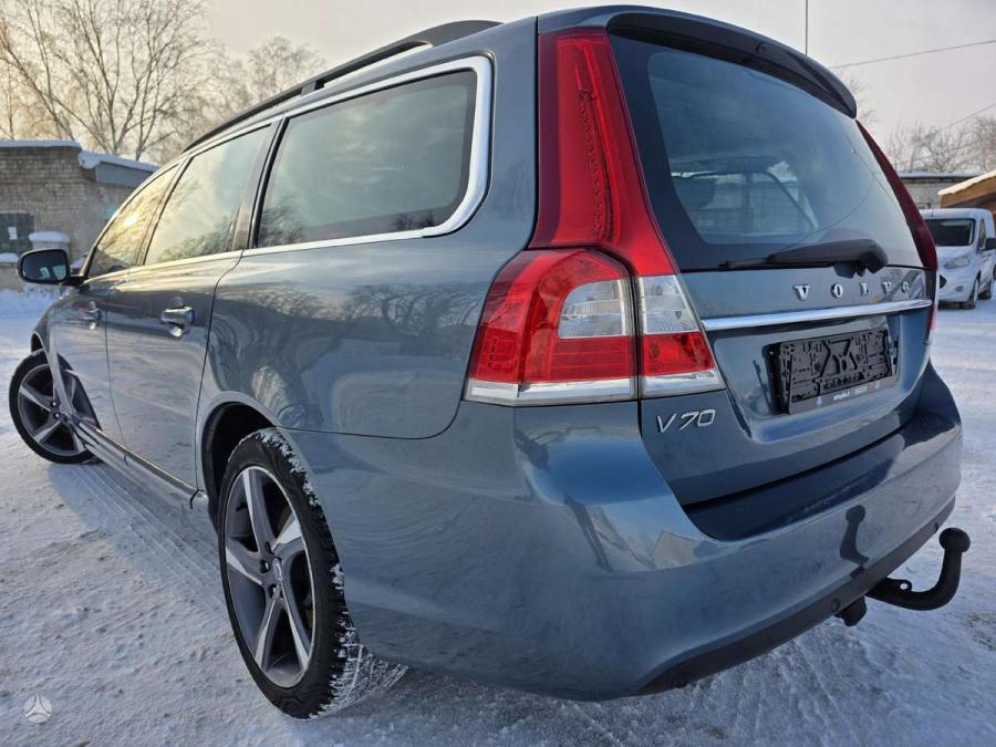 Zils Volvo V70 2013 Telšiai, ar dzinēja tilpumu 1.98 L un nobraukumu 297 tūkst. km par 5900 €, foto 17 vietnē AUTOMOTO.COM.LV
