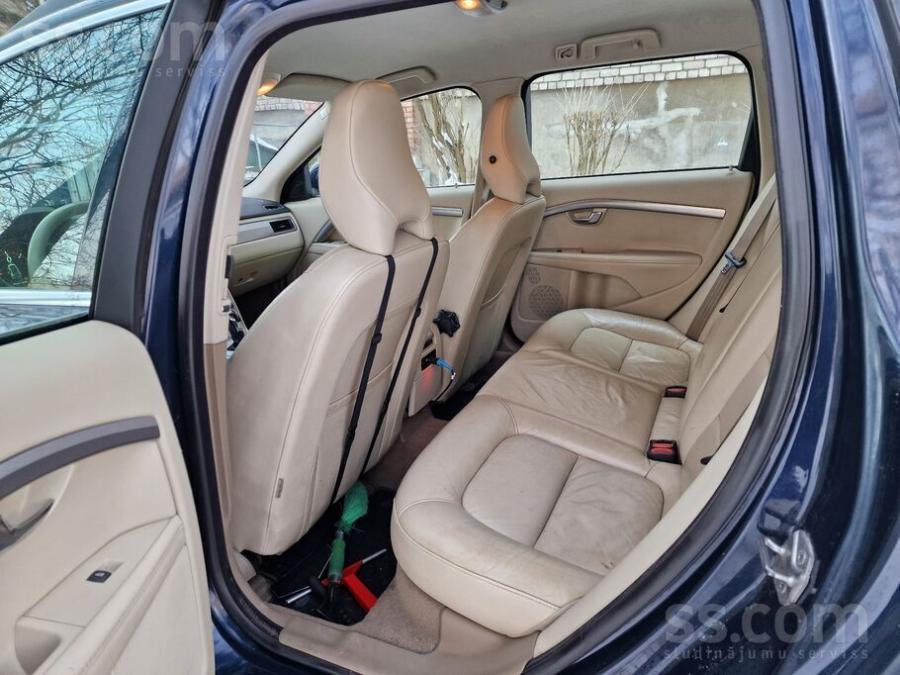 Blue Volvo V70 2013 in Riga, with an engine capacity of 2.00 L and mileage of 388 thousand km for 5900 €, photo 10 on AUTOMOTO.COM.LV