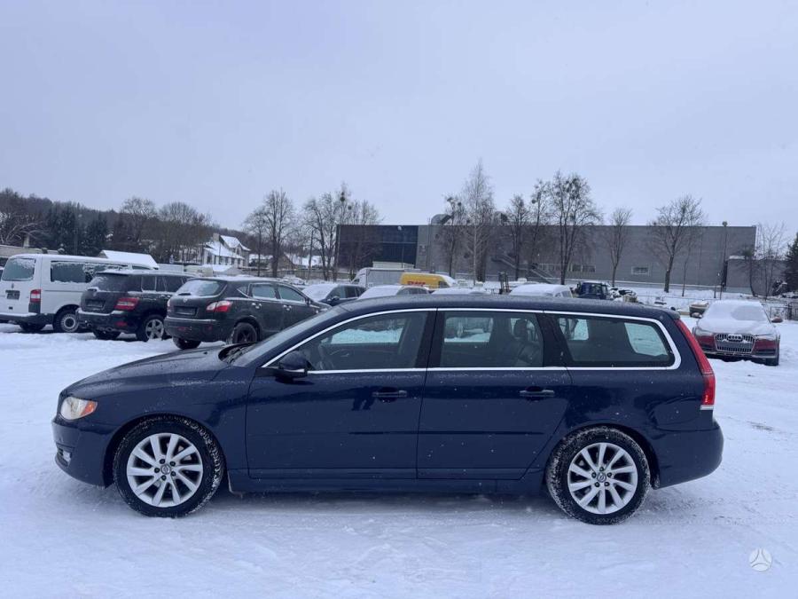 Zils Volvo V70 2013 Alīta, ar dzinēja tilpumu 1.56 L un nobraukumu 250 tūkst. km par 6850 €, foto 6 vietnē AUTOMOTO.COM.LV
