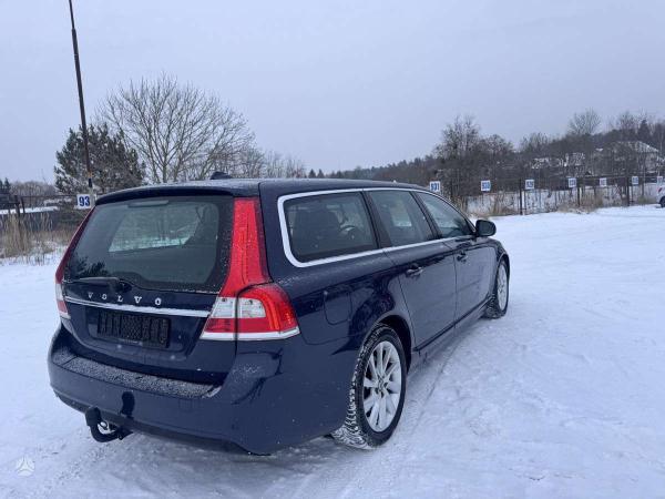 Blue Volvo V70 2013 in Alytus, with an engine capacity of 1.56 L and mileage of 250 thousand km for 6850 €, photo 9 on AUTOMOTO.COM.LV