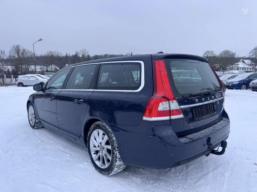 Zils Volvo V70 2013 Alīta, ar dzinēja tilpumu 1.56 L un nobraukumu 250 tūkst. km par 6850 €, foto 10 vietnē AUTOMOTO.COM.LV