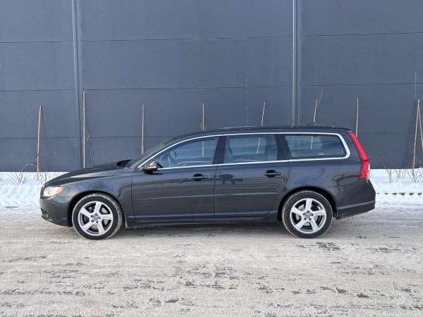 Zils Volvo V70 2013 Viļņa, ar dzinēja tilpumu 1.98 L un nobraukumu 307 tūkst. km par 6500 €, foto 7 vietnē AUTOMOTO.COM.LV