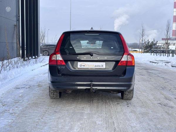 Blue Volvo V70 2013 in Vilnius, with an engine capacity of 1.98 L and mileage of 307 thousand km for 6500 €, photo 5 on AUTOMOTO.COM.LV
