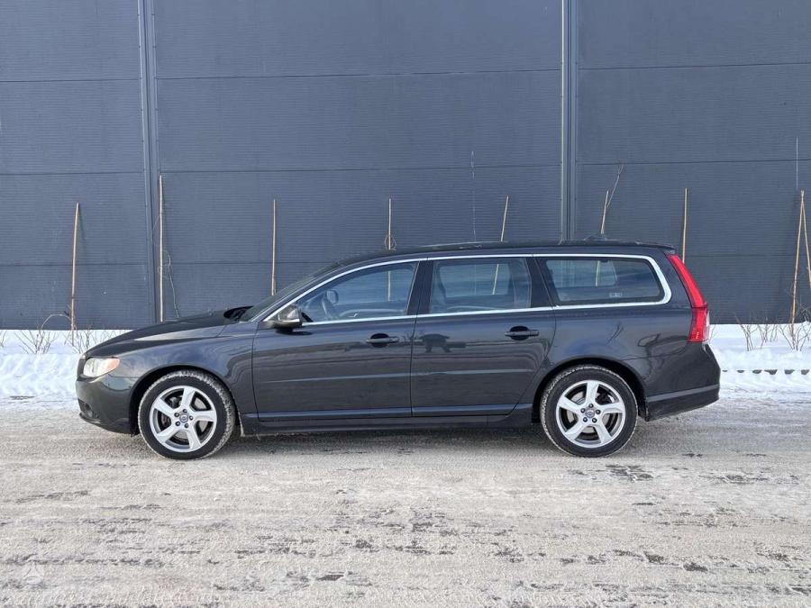 Zils Volvo V70 2013 Viļņa, ar dzinēja tilpumu 1.98 L un nobraukumu 307 tūkst. km par 6500 €, foto 7 vietnē AUTOMOTO.COM.LV