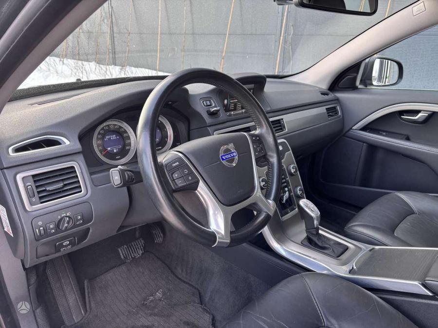 Zils Volvo V70 2013 Viļņa, ar dzinēja tilpumu 1.98 L un nobraukumu 307 tūkst. km par 6500 €, foto 18 vietnē AUTOMOTO.COM.LV
