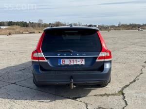 Blue Volvo V70 2013 in Riga, with an engine capacity of 2.00 L and mileage of 0 thousand km for 4599 €, photo 5 on AUTOMOTO.COM.LV