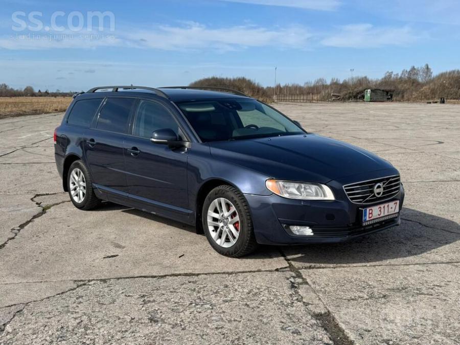 Blue Volvo V70 2013 in Riga, with an engine capacity of 2.00 L and mileage of 0 thousand km for 4599 €, photo 8 on AUTOMOTO.COM.LV