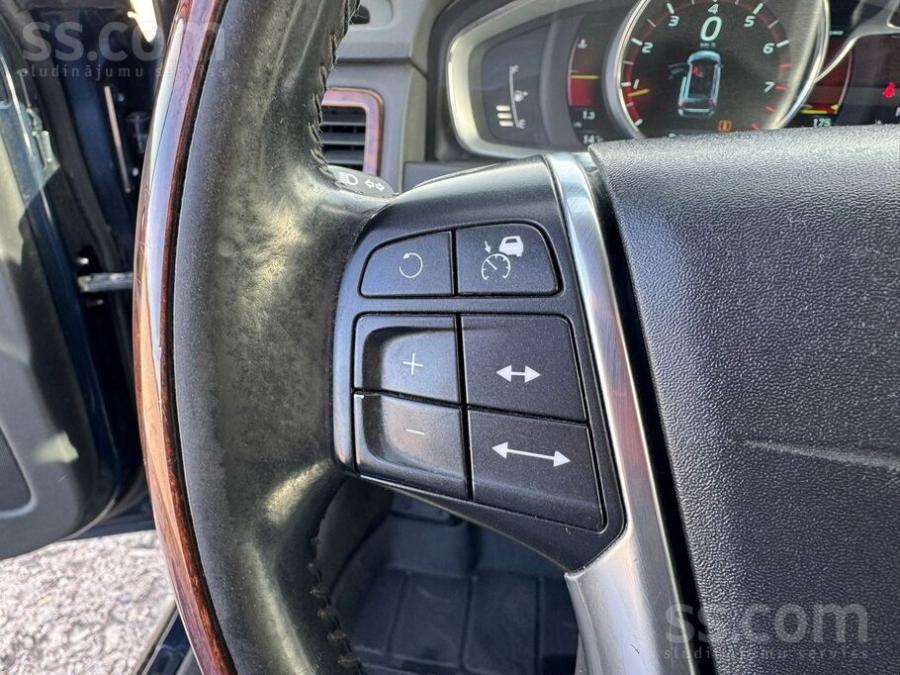 Blue Volvo V70 2013 in Riga, with an engine capacity of 2.00 L and mileage of 0 thousand km for 4599 €, photo 17 on AUTOMOTO.COM.LV