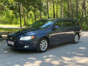 Zils Volvo V70 2013 Rīga, ar dzinēja tilpumu 2.00 L un nobraukumu 0 tūkst. km par 4699 €, foto 1 vietnē AUTOMOTO.COM.LV
