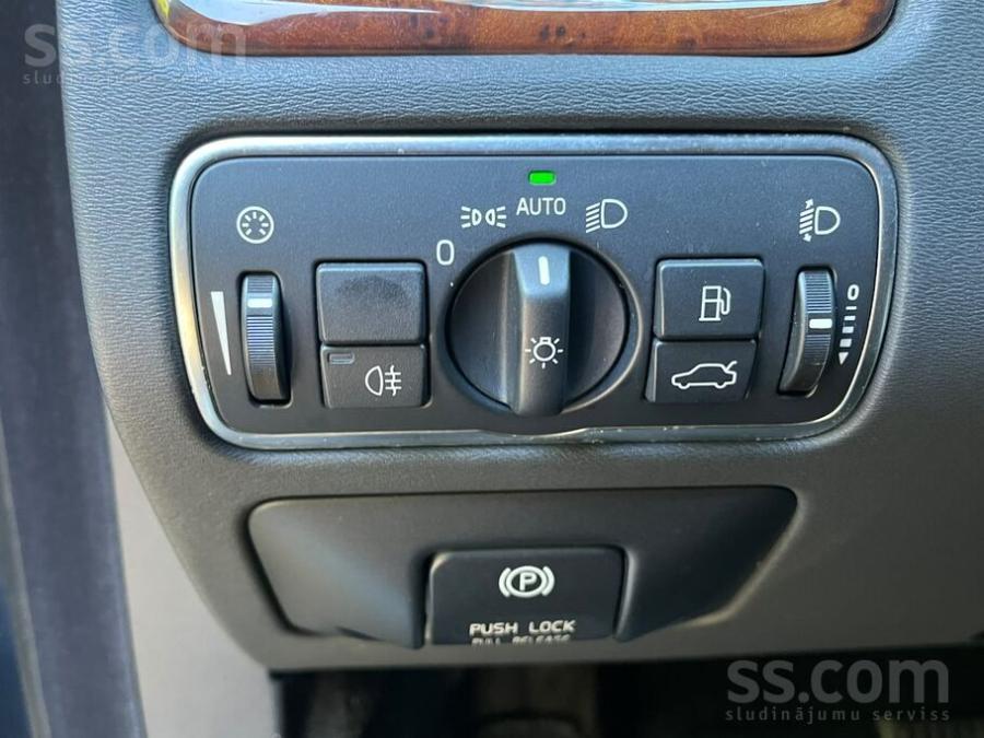 Zils Volvo V70 2013 Rīga, ar dzinēja tilpumu 2.00 L un nobraukumu 0 tūkst. km par 4699 €, foto 19 vietnē AUTOMOTO.COM.LV