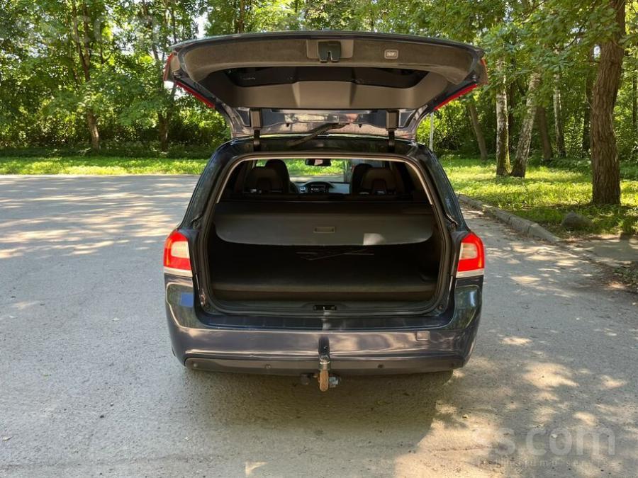 Zils Volvo V70 2013 Rīga, ar dzinēja tilpumu 2.00 L un nobraukumu 0 tūkst. km par 4699 €, foto 29 vietnē AUTOMOTO.COM.LV