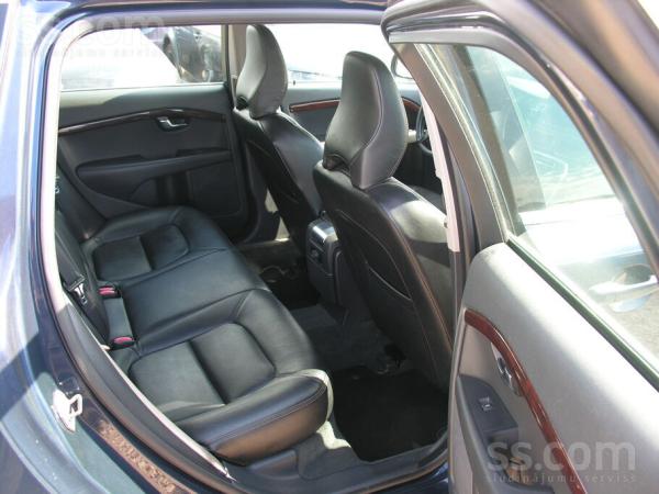 Zils Volvo V70 2013 Rīga, ar dzinēja tilpumu 1.60 L un nobraukumu 0 tūkst. km par 4500 €, foto 7 vietnē AUTOMOTO.COM.LV
