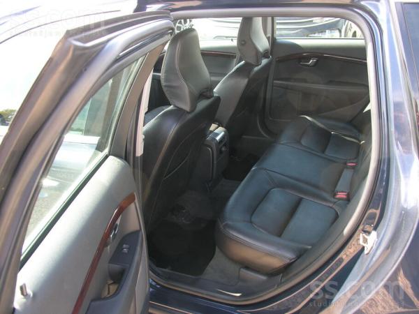 Zils Volvo V70 2013 Rīga, ar dzinēja tilpumu 1.60 L un nobraukumu 0 tūkst. km par 4500 €, foto 8 vietnē AUTOMOTO.COM.LV