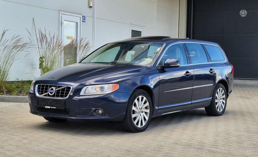 Blue Volvo V70 2013 in Vilnius, with an engine capacity of 1.98 L and mileage of 234 thousand km for 6500 €, photo 5 on AUTOMOTO.COM.LV
