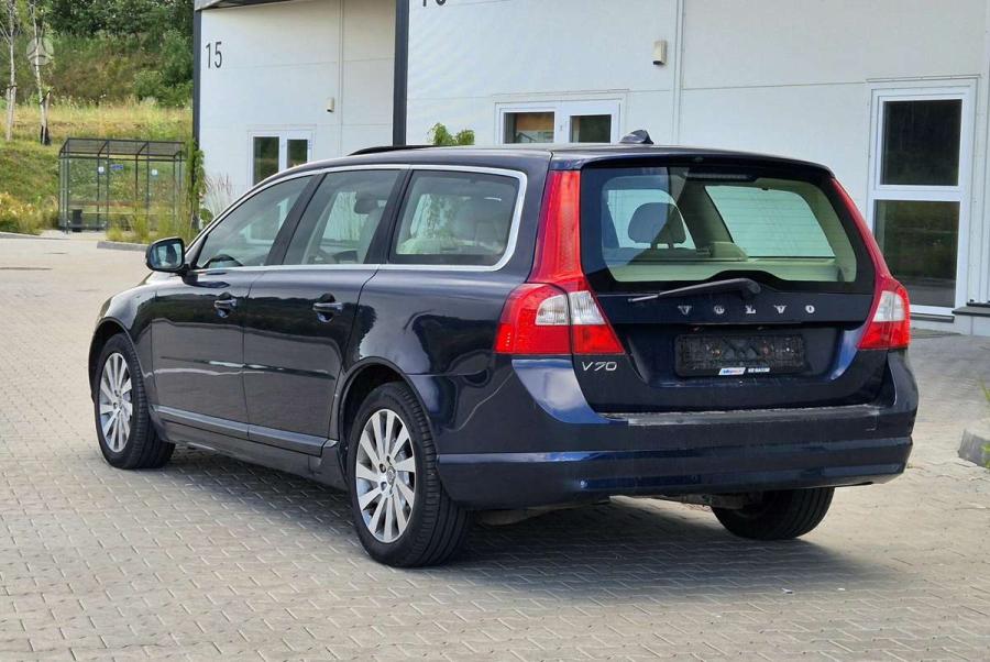 Blue Volvo V70 2013 in Vilnius, with an engine capacity of 1.98 L and mileage of 234 thousand km for 6500 €, photo 10 on AUTOMOTO.COM.LV
