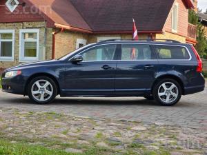 Zils Volvo V70 2013 Rīga, ar dzinēja tilpumu 2.00 L un nobraukumu 283 tūkst. km par 6750 €, foto 3 vietnē AUTOMOTO.COM.LV
