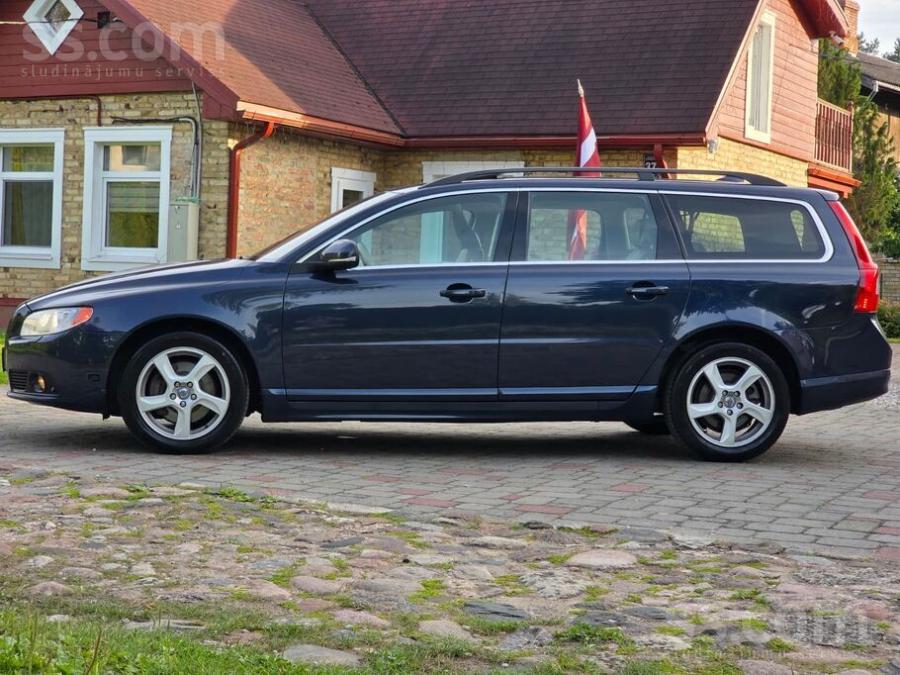 Zils Volvo V70 2013 Rīga, ar dzinēja tilpumu 2.00 L un nobraukumu 283 tūkst. km par 6750 €, foto 3 vietnē AUTOMOTO.COM.LV