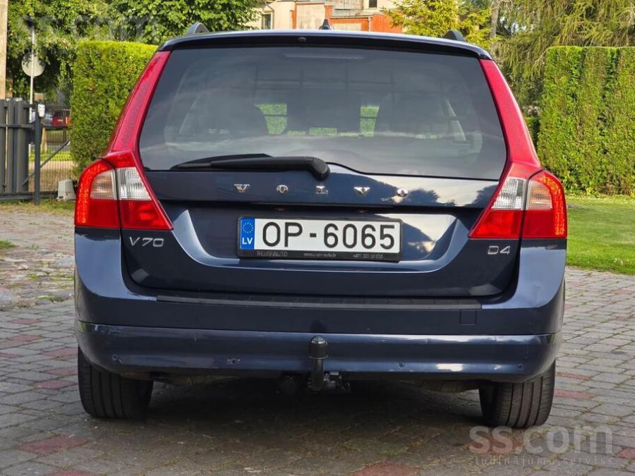 Zils Volvo V70 2013 Rīga, ar dzinēja tilpumu 2.00 L un nobraukumu 283 tūkst. km par 6750 €, foto 5 vietnē AUTOMOTO.COM.LV