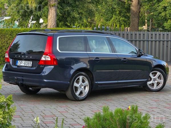Blue Volvo V70 2013 in Riga, with an engine capacity of 2.00 L and mileage of 283 thousand km for 6750 €, photo 5 on AUTOMOTO.COM.LV