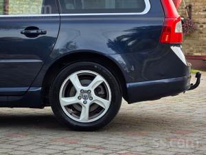 Zils Volvo V70 2013 Rīga, ar dzinēja tilpumu 2.00 L un nobraukumu 283 tūkst. km par 6750 €, foto 11 vietnē AUTOMOTO.COM.LV