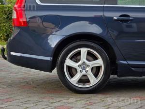 Zils Volvo V70 2013 Rīga, ar dzinēja tilpumu 2.00 L un nobraukumu 283 tūkst. km par 6750 €, foto 12 vietnē AUTOMOTO.COM.LV