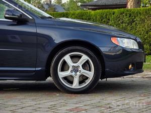Zils Volvo V70 2013 Rīga, ar dzinēja tilpumu 2.00 L un nobraukumu 283 tūkst. km par 6750 €, foto 13 vietnē AUTOMOTO.COM.LV