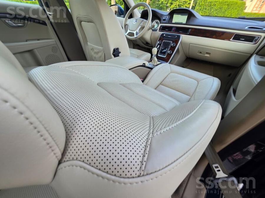 Zils Volvo V70 2013 Rīga, ar dzinēja tilpumu 2.00 L un nobraukumu 283 tūkst. km par 6750 €, foto 22 vietnē AUTOMOTO.COM.LV