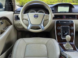 Zils Volvo V70 2013 Rīga, ar dzinēja tilpumu 2.00 L un nobraukumu 283 tūkst. km par 6750 €, foto 25 vietnē AUTOMOTO.COM.LV