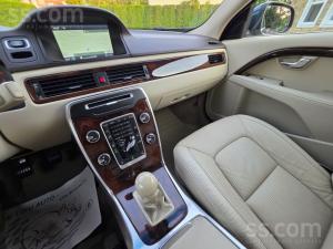 Zils Volvo V70 2013 Rīga, ar dzinēja tilpumu 2.00 L un nobraukumu 283 tūkst. km par 6750 €, foto 26 vietnē AUTOMOTO.COM.LV