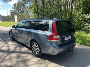 Zils Volvo V70 2013 Viļņa, ar dzinēja tilpumu 1.56 L un nobraukumu 281 tūkst. km par 6750 €, foto 8 vietnē AUTOMOTO.COM.LV