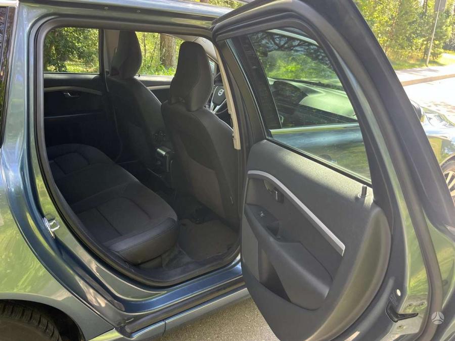 Zils Volvo V70 2013 Viļņa, ar dzinēja tilpumu 1.56 L un nobraukumu 281 tūkst. km par 6750 €, foto 19 vietnē AUTOMOTO.COM.LV