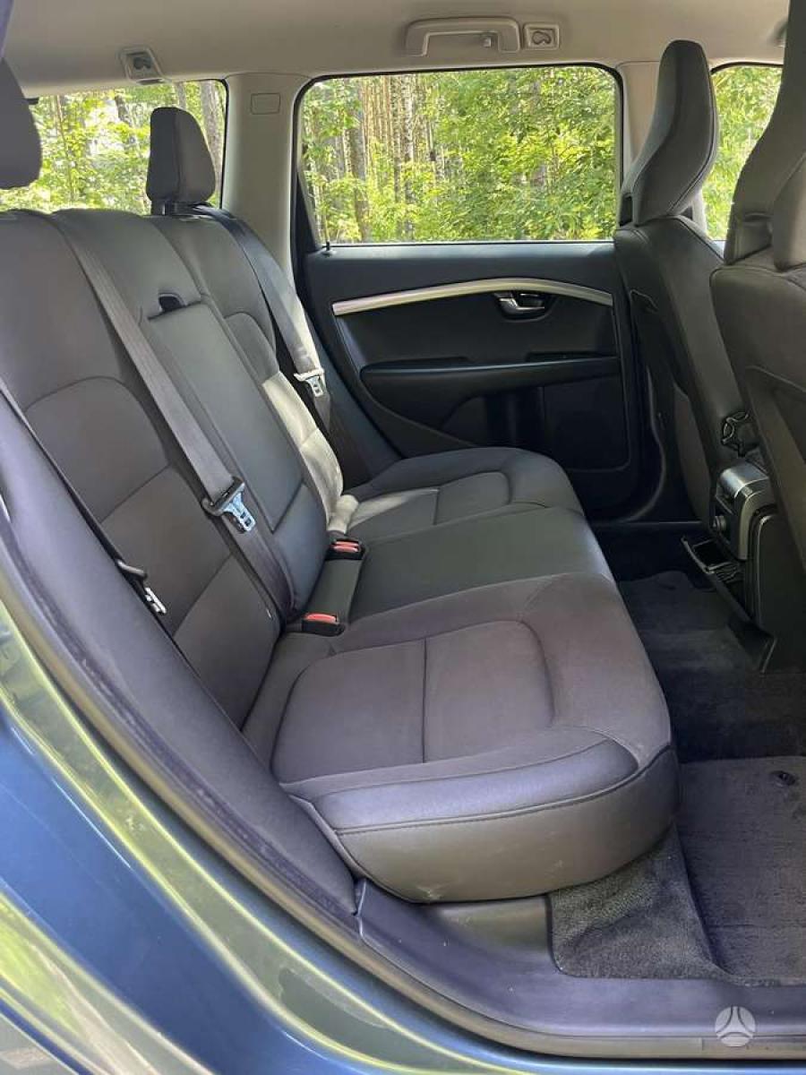 Zils Volvo V70 2013 Viļņa, ar dzinēja tilpumu 1.56 L un nobraukumu 281 tūkst. km par 6750 €, foto 20 vietnē AUTOMOTO.COM.LV