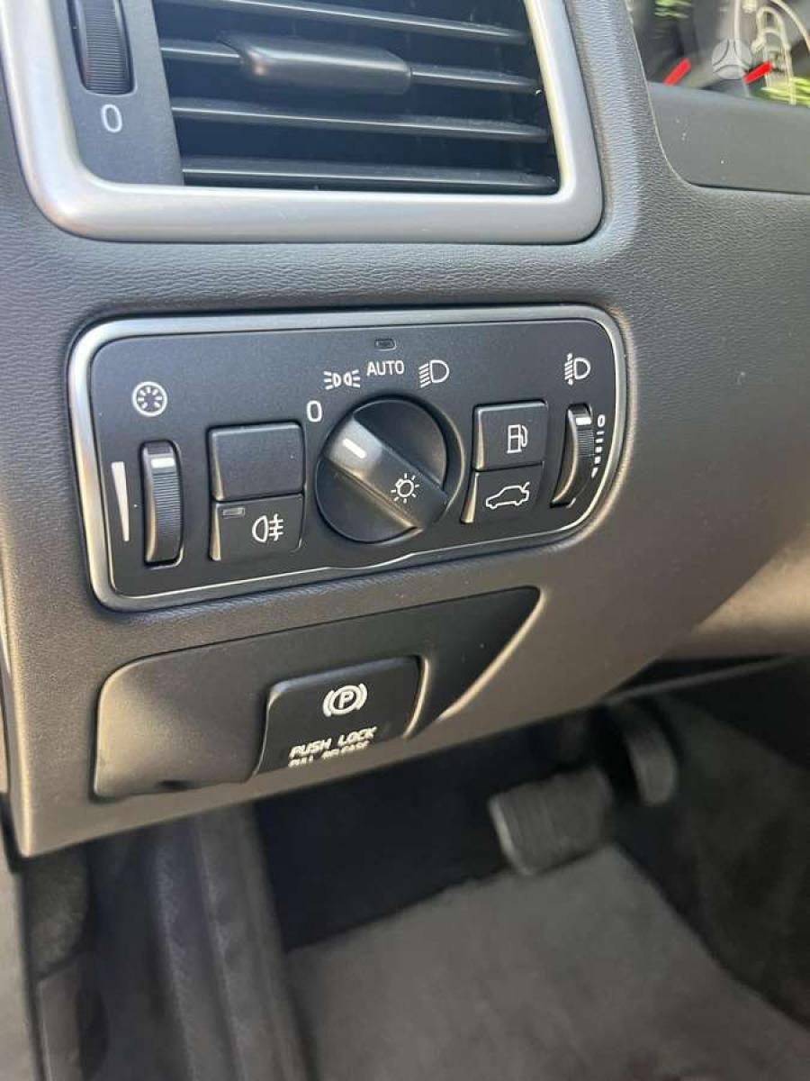 Zils Volvo V70 2013 Viļņa, ar dzinēja tilpumu 1.56 L un nobraukumu 281 tūkst. km par 6750 €, foto 31 vietnē AUTOMOTO.COM.LV