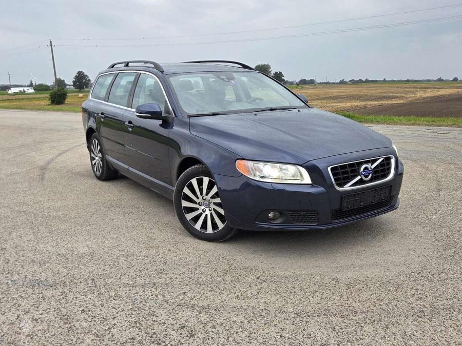 Blue Volvo V70 2013 in Kaunas, with an engine capacity of 1.98 L and mileage of 279 thousand km for 5989 €, photo 4 on AUTOMOTO.COM.LV