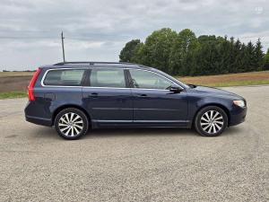 Blue Volvo V70 2013 in Kaunas, with an engine capacity of 1.98 L and mileage of 279 thousand km for 5989 €, photo 5 on AUTOMOTO.COM.LV