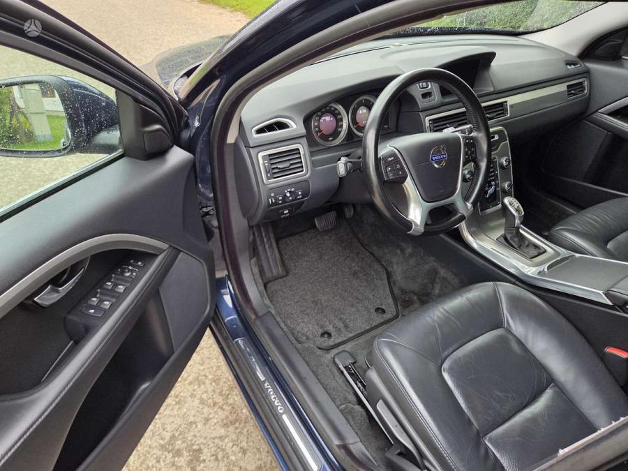 Blue Volvo V70 2013 in Kaunas, with an engine capacity of 1.98 L and mileage of 279 thousand km for 5989 €, photo 11 on AUTOMOTO.COM.LV