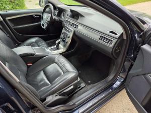 Blue Volvo V70 2013 in Kaunas, with an engine capacity of 1.98 L and mileage of 279 thousand km for 5989 €, photo 14 on AUTOMOTO.COM.LV