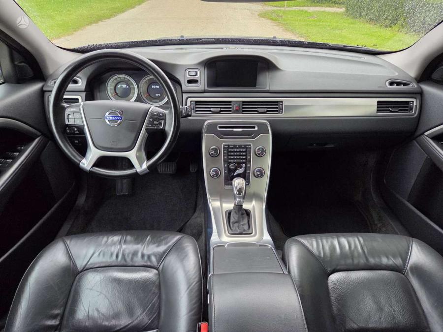 Blue Volvo V70 2013 in Kaunas, with an engine capacity of 1.98 L and mileage of 279 thousand km for 5989 €, photo 15 on AUTOMOTO.COM.LV